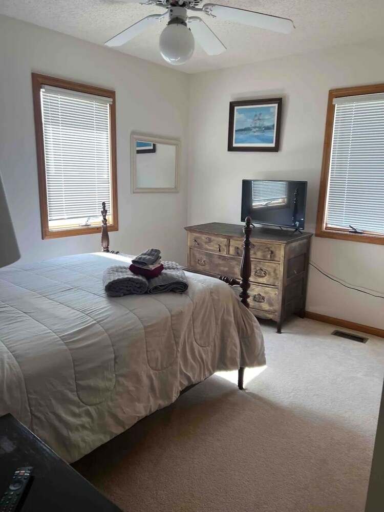 The Currituck Sound Awaits You while 10 minutes to the Beach!!! - Point ...