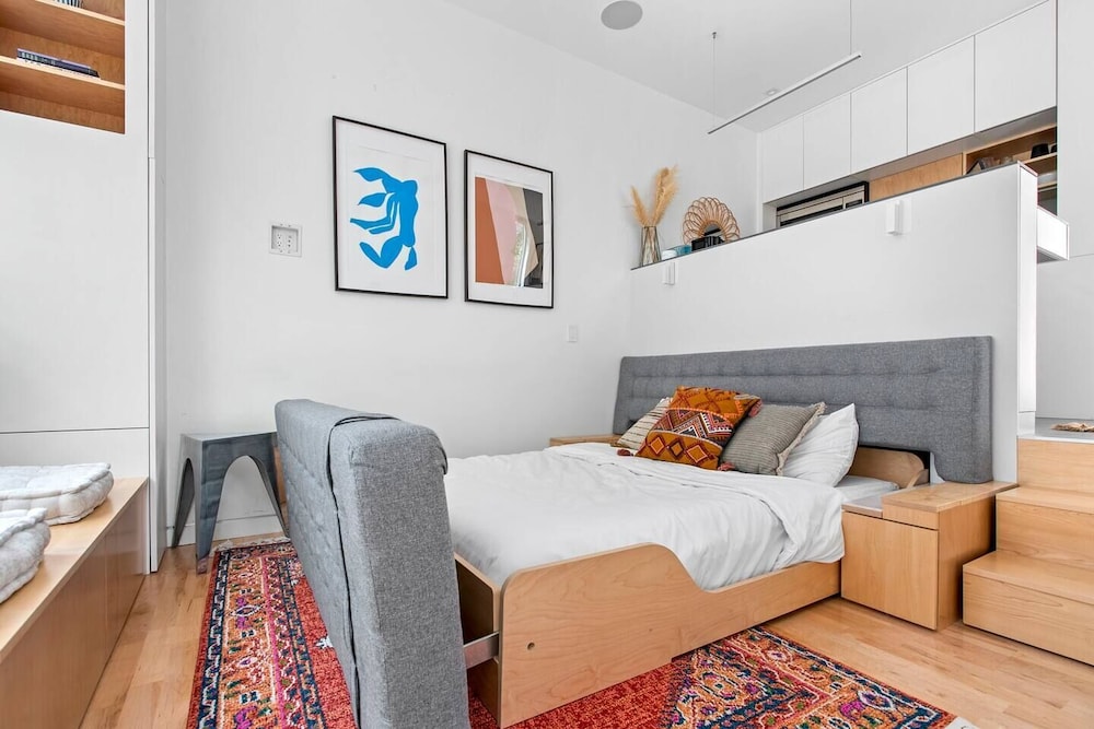Chic Urban Getaway: Austin - Austin, TX