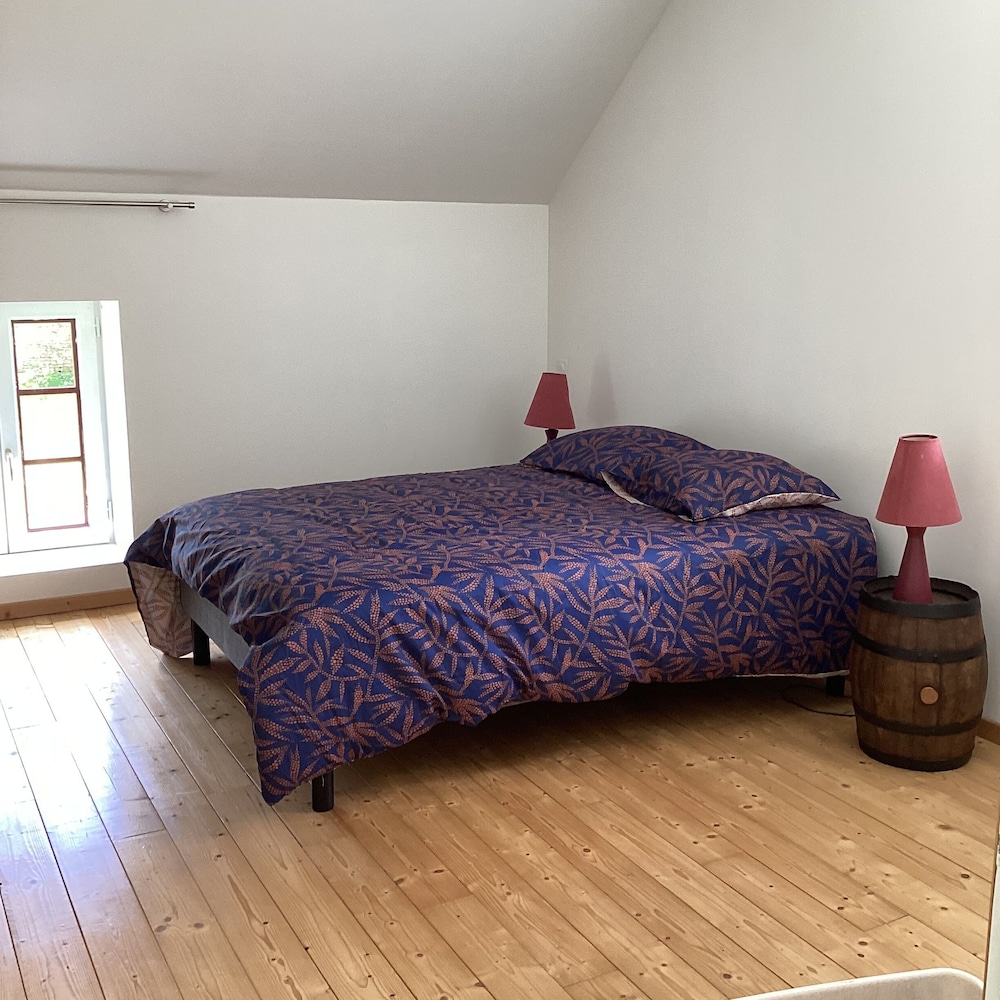 Gite au Sein D'un Corps de Ferme Avec Terrain Privatif - Barbery | Vrbo