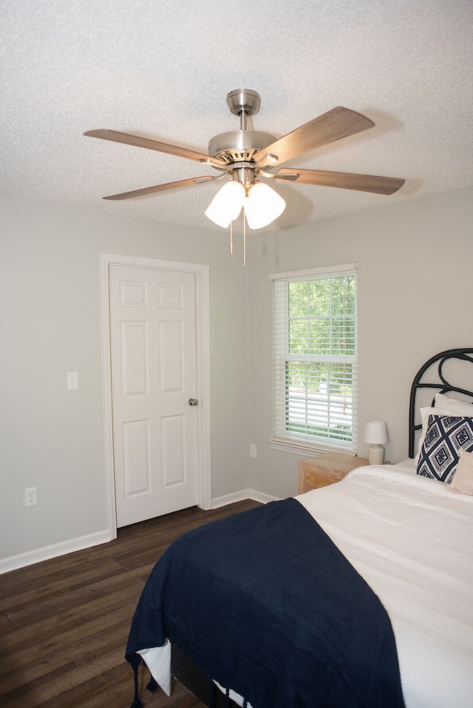 Lake Keowee-dock Access-pool-views-clemson 15min - Lake Hartwell