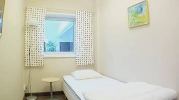 Quarto Individual Básico | Secretária, Wi-fi grátis