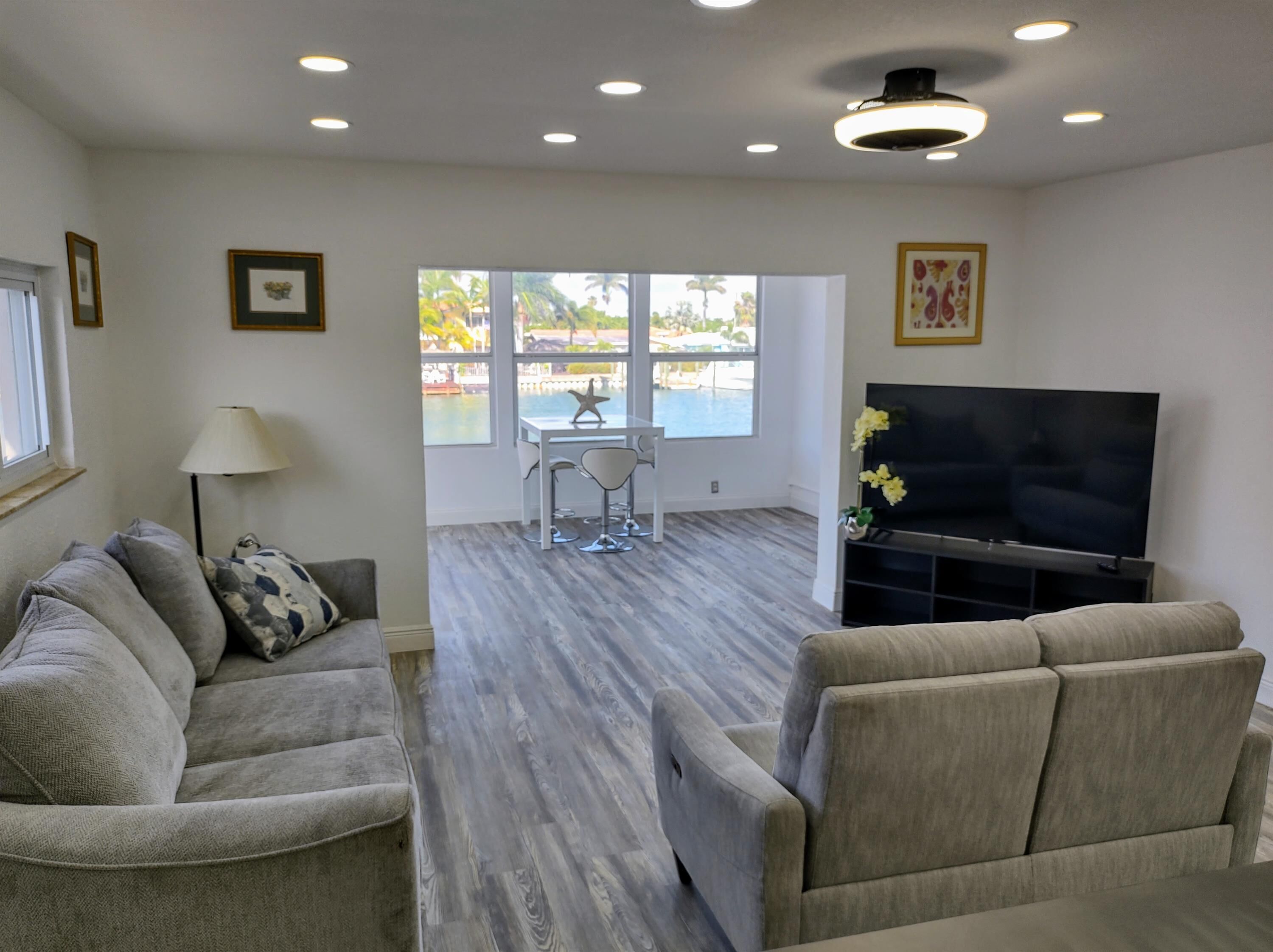 Spectacular 2br/2bth Isld Apartm - South Pasadena, FL