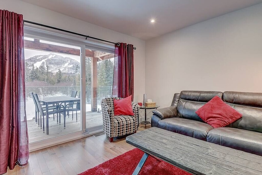 Hôtel à La Maison - Le Harfang Des Neiges Et Ski - 德比