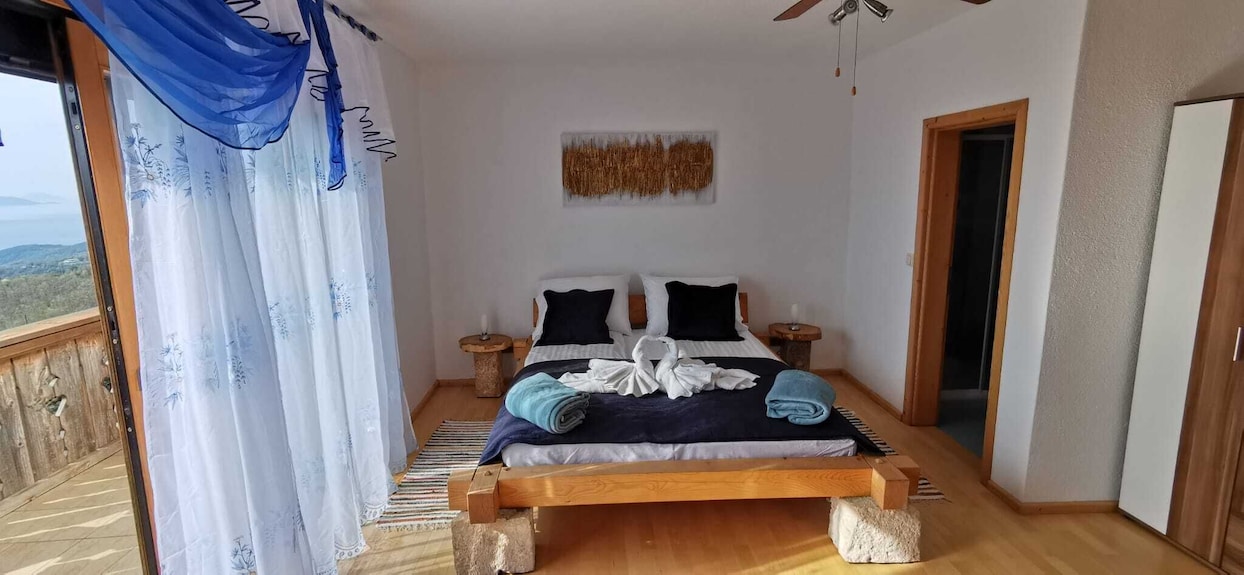 Blue Room At Villa Bora Bed & Breakfast Near Moscenicka Draga - Medveja