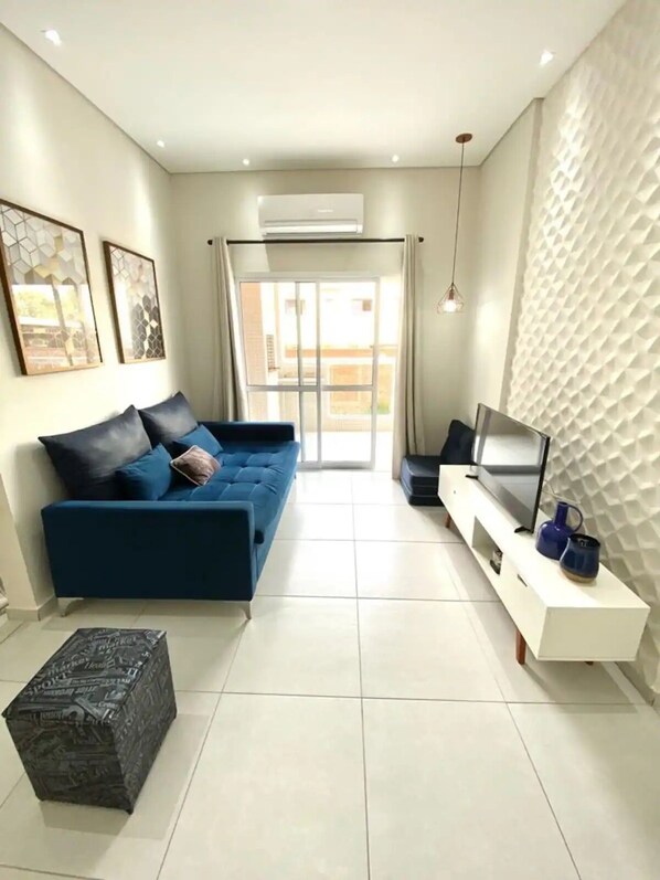 Smart TV 40 polegadas com canais a cabo, TV