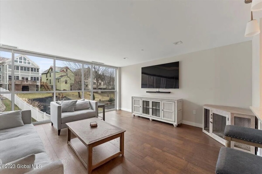 Brand New Building Downtown. 5 Minute Walk To Downtown. 10-15 Min To Track - Saratoga Springs, NY