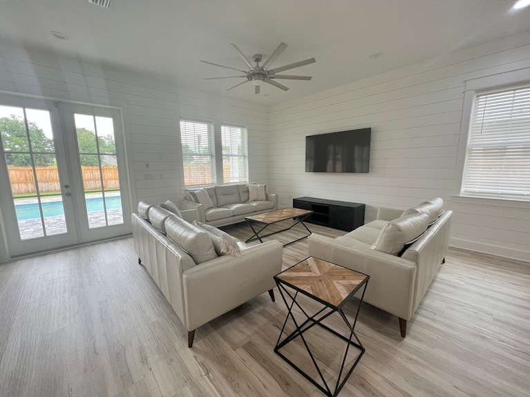 Crystal Beach House For 24 With Heated Pool, Grill, 2 Blocks From The Beach - デスティン, FL