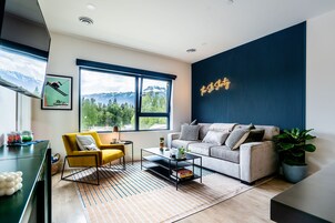 Condo | Área de estar | TV de tela plana 40 polegadas com canais digitais, TV