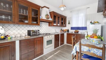 Vila, para fumantes | Cozinha privada