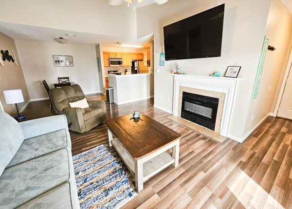 2br/2ba Full Condo W/ Pool & Gym, Sleeps 6 - Alabama Gulf Coast Zoo, Gulf Shores