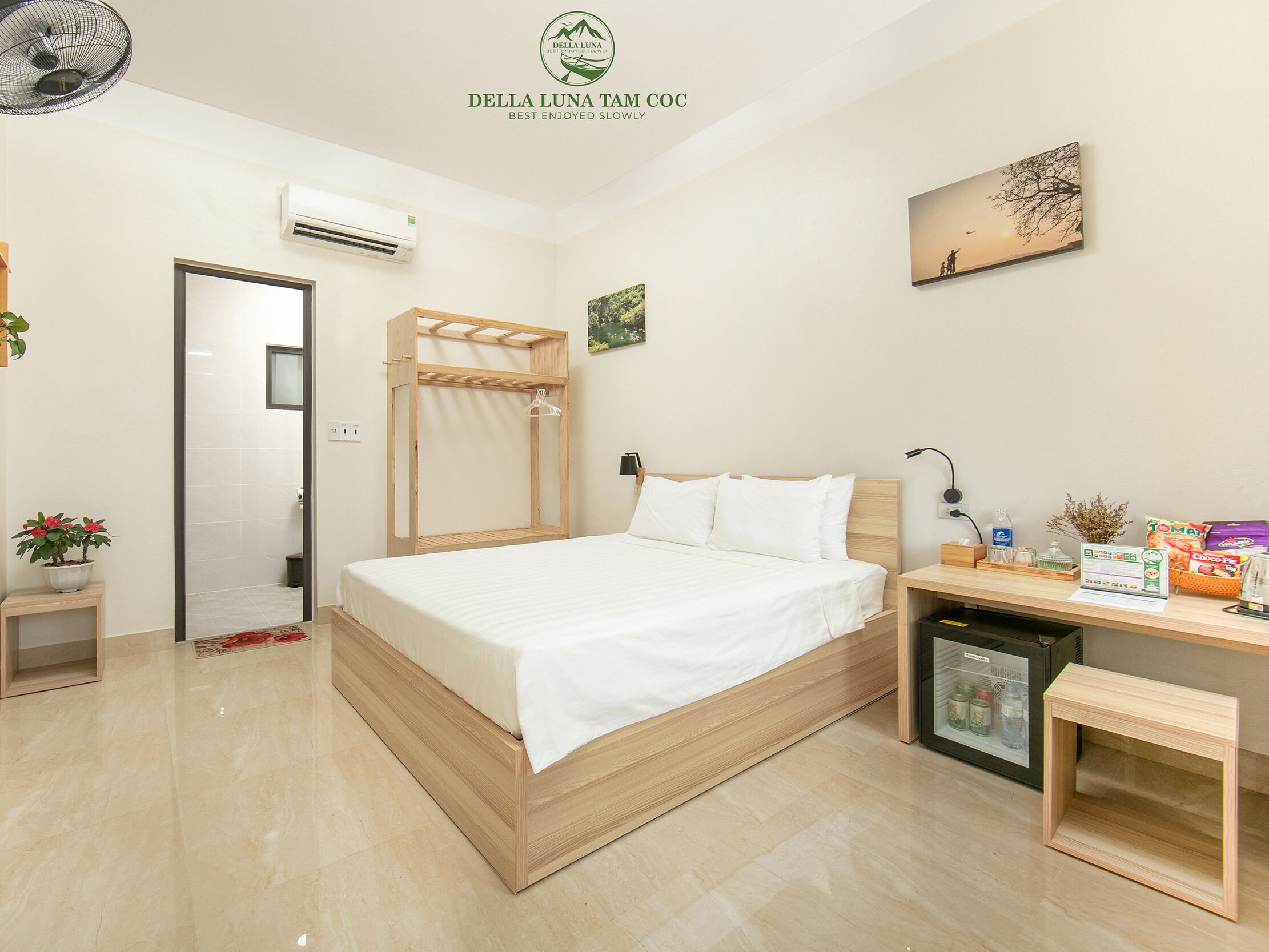 Frigobar, quartos à prova de som, Wi-Fi de cortesia, roupa de cama