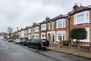 Abbeville Ascendancy, London: 2026 Info, Photos, Reviews | Book at ...
