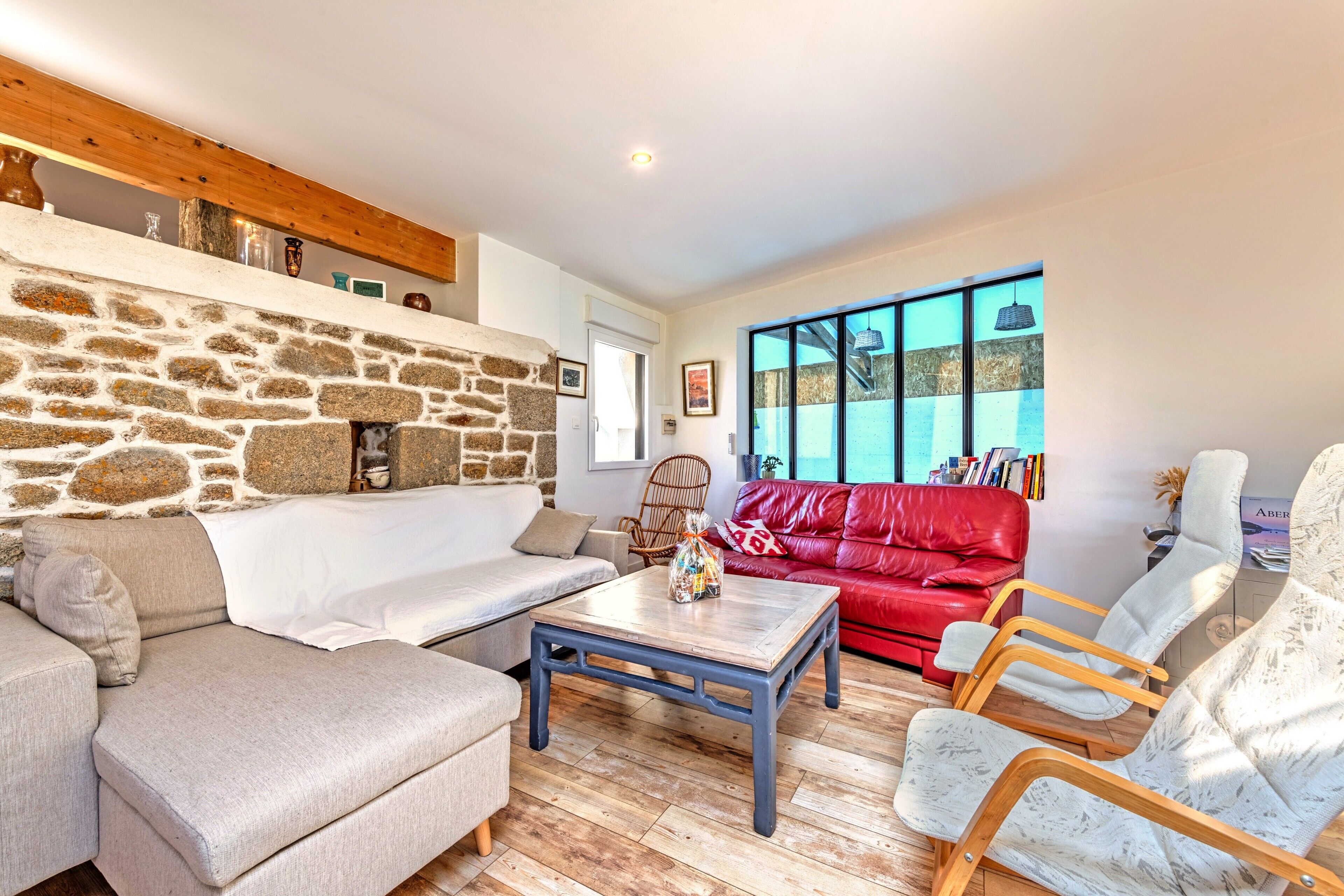 Maison De Vacances 'Villa Léonie - Piscine Intérieure' Avec Terrasse, Jardin Et Wi-fi - Brignogan-Plage