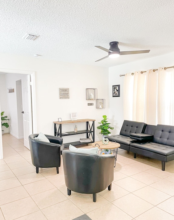 Entire Home With Screened- In Pool , Fully Fenced. - Spring Hill