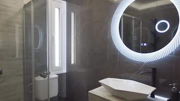 Apartamento Comfort | Casa de banho | Toalhas fornecidas