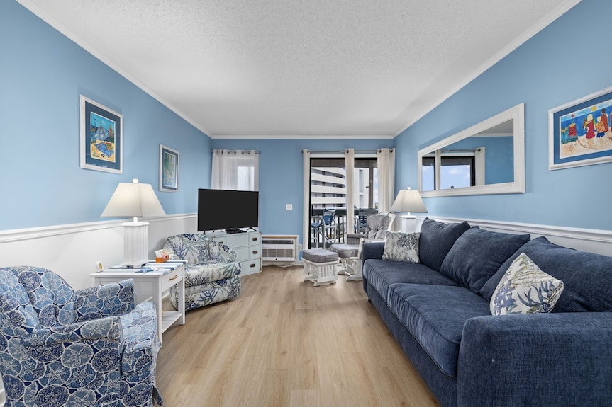 Seaside Retreat~ Ocean Front~ Community Pool~ Myrtle Beach - Myrtle Beach, SC