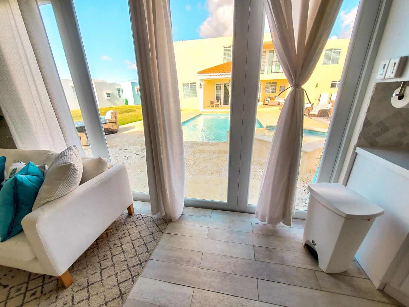 Tropical Retreat Stay-spacious 5br Oasis With Pool, Solar Backup, For 20 Guests! - Puerto Rico