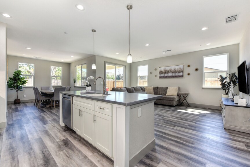 Perfect Long Term Rental Home In A Peaceful Neighborhood - Sacramento, CA