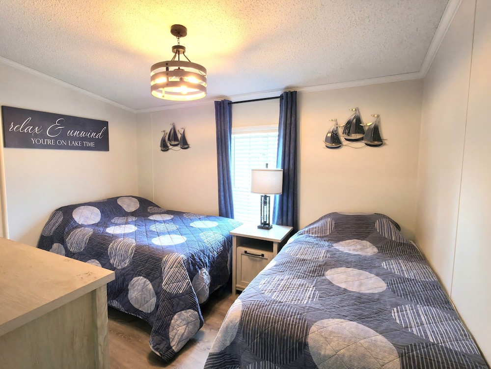 Spacious Island Club Home – Summer Fav! 10 Pp-3 Br-2 Ba-pool- Ic95 - Put-in-Bay, OH