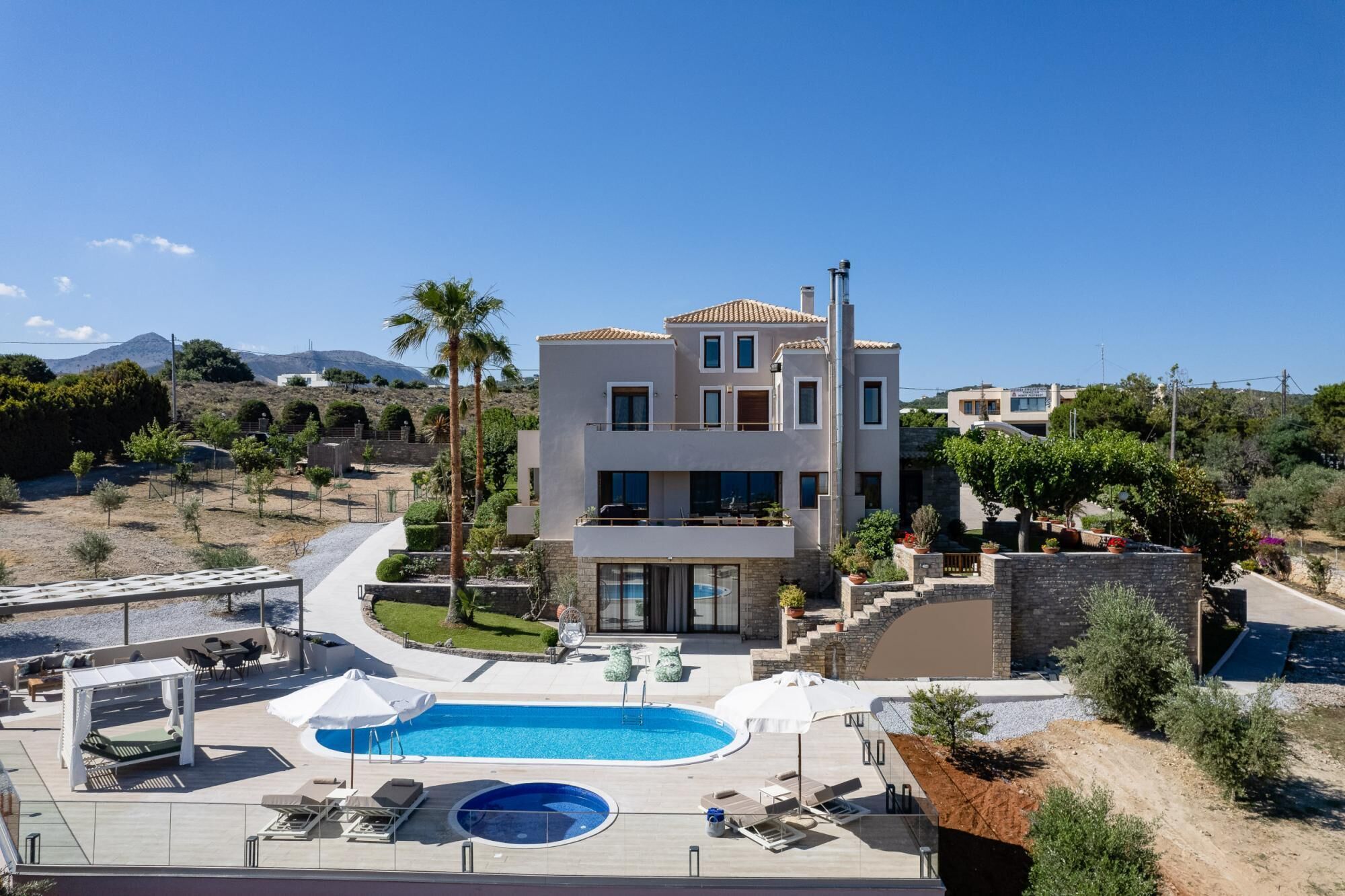 Casa | 6 quartos, quartos à prova de som