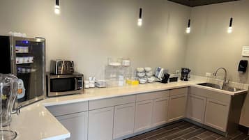 Café da manhã continental grátis todos os dias