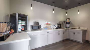 Café da manhã continental grátis todos os dias