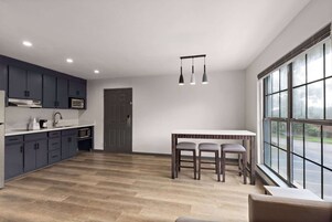 Secretária, Wi-fi grátis, roupa de cama fornecida 