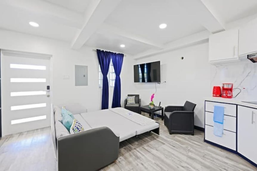 The Rise At Kendal- Modern Apartment With Pool - Barbados