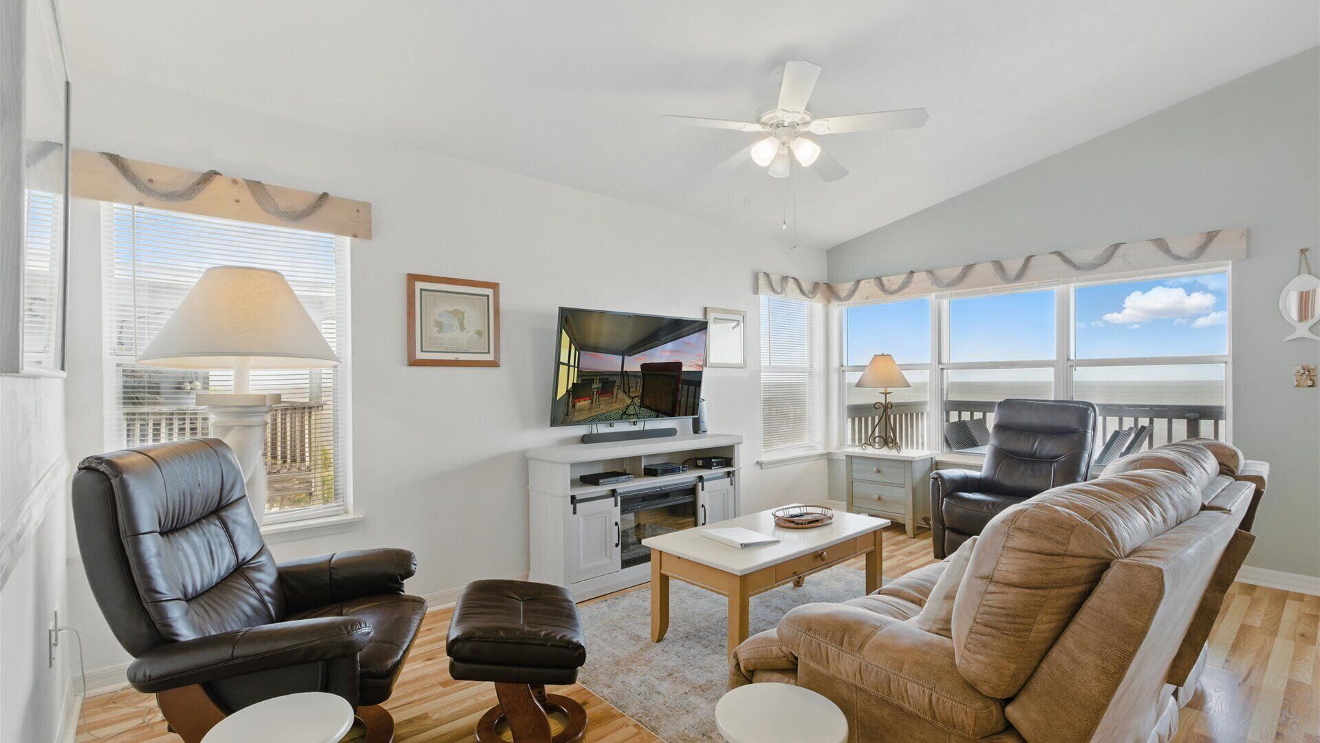 Fenimore Mill 1f - Quality Condo, Hot Tub And Pool - Cedar Key, FL