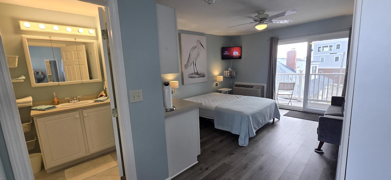 Salty Suite Ii - Steps To Pool + Beach - Exeter, NH