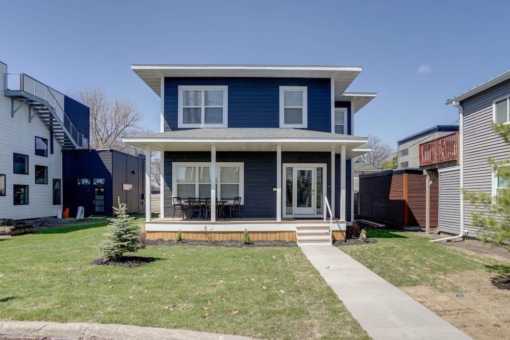 Spacious Minneapolis Vacation Rental W/ Game Room! - Minneapolis, MN