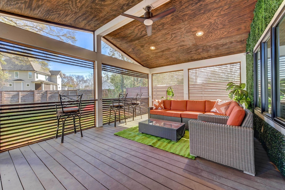 Modern Home With Yard 3 Mi To Uptown Charlotte! - Charlotte, NC