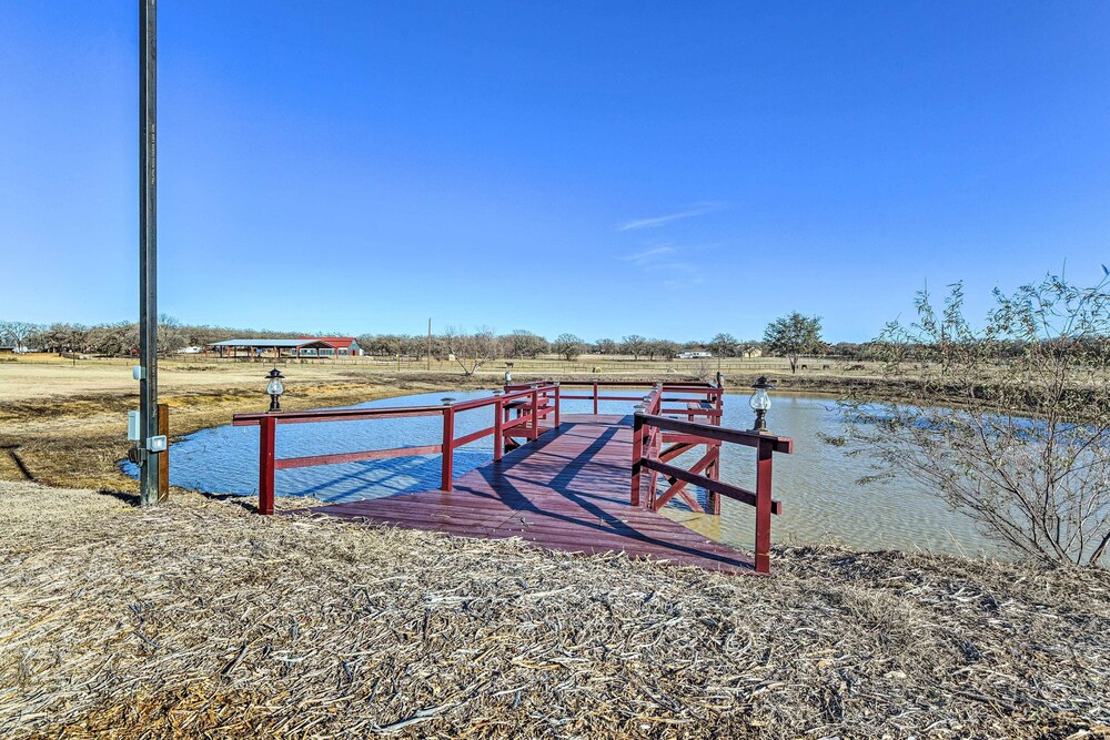 Private Pool: Spacious & Vibrant Argyle Villa! - Denton, TX