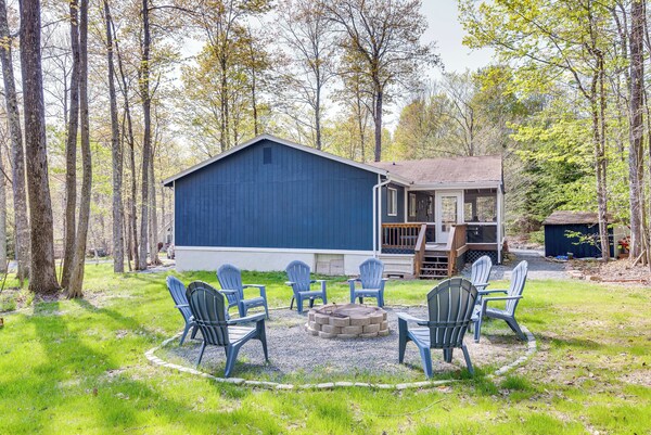 Deck & Community Perks: Bright Pocono Lake Home! - Arrowhead Lake, PA