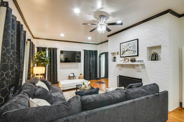 Updated Greenwood Cottage Apt < 1 Mi To Dtwn! - Greenwood, MS