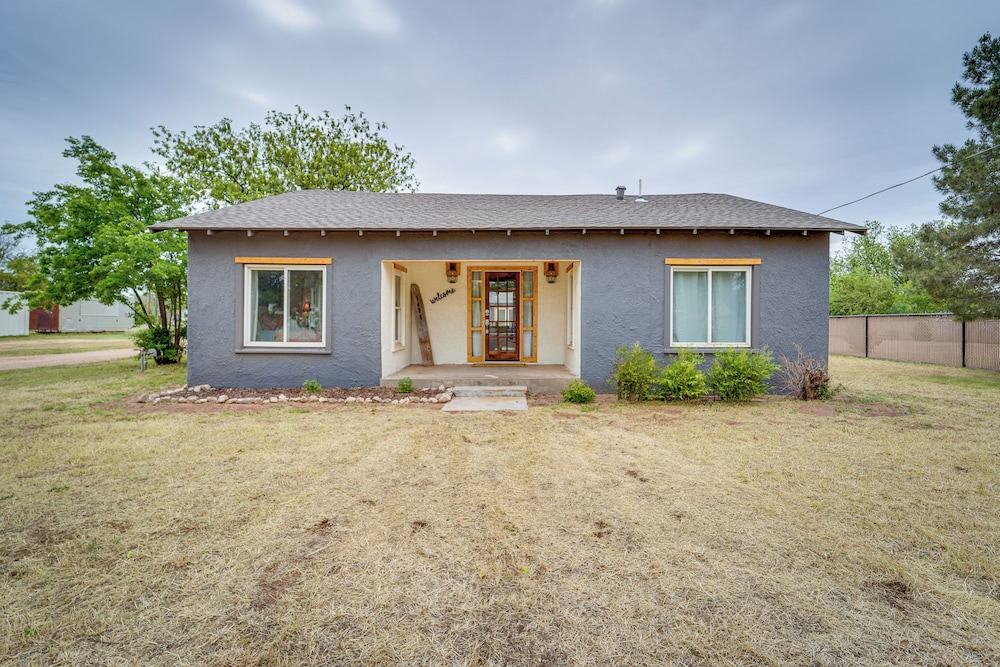 Pet-friendly North Texas Home W/ Spacious Yard! - Rule, TX