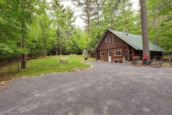 Cozy Elizabethtown Cabin W/ Fire Pit! - Button Bay State Park, Vergennes
