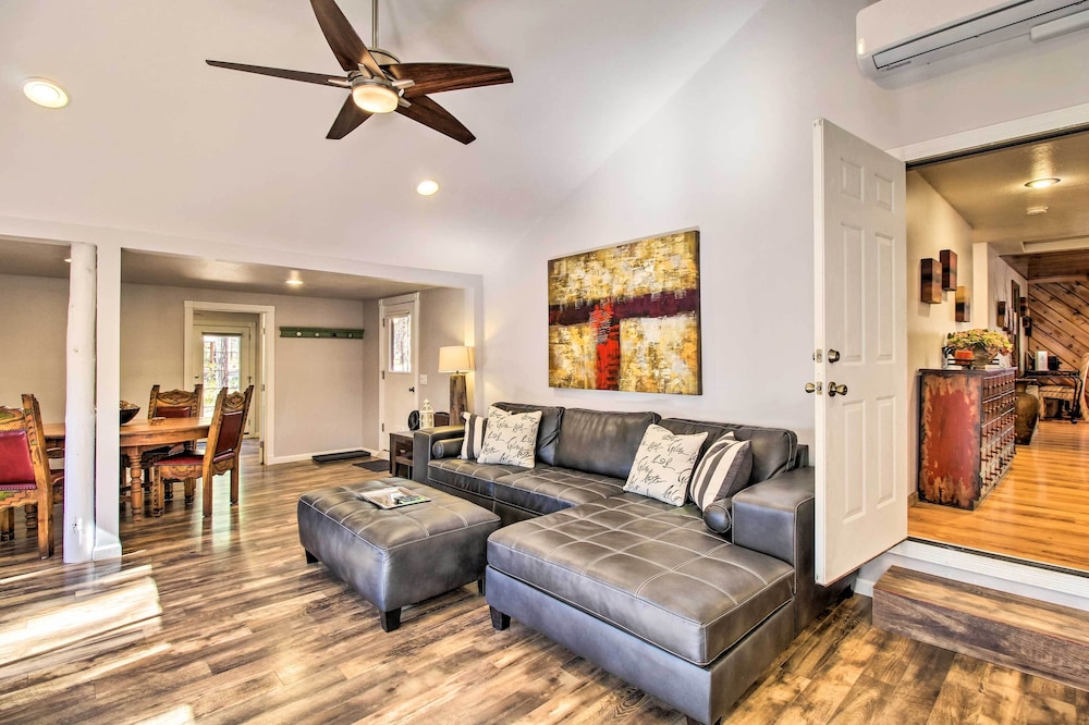 Deck & Grill: Pet-friendly Lakeside Cabin - Pinetop-Lakeside, AZ