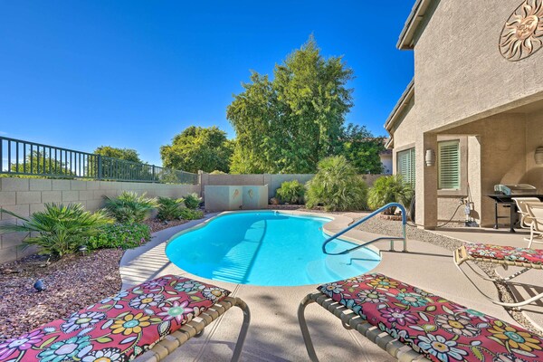 Glendale Getaway W/ Outdoor Pool + Gas Grill! - Glendale, AZ