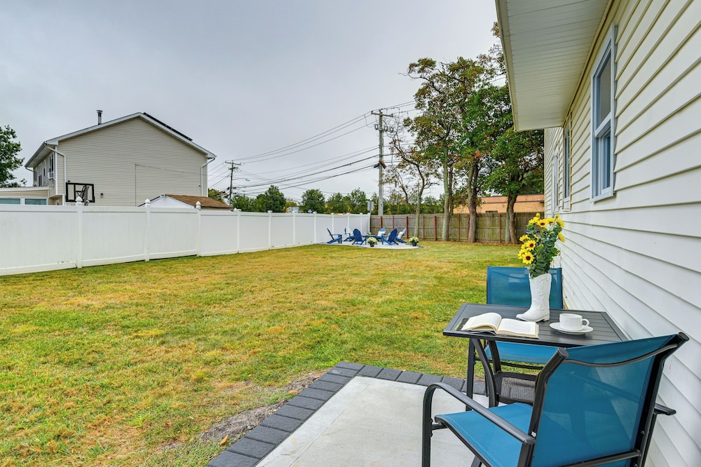 Bay Shore Vacation Rental W/ Shared Yard! - Stony Brook, NY