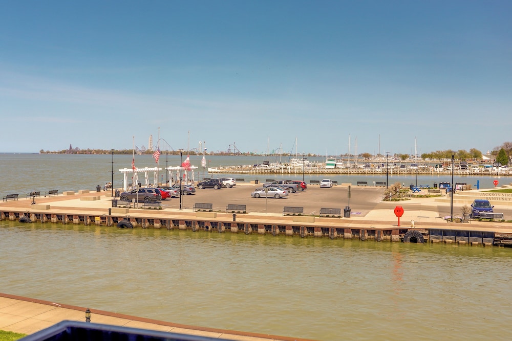 Waterfront Sandusky Vacation Rental: Downtown! - Calypso, Sandusky