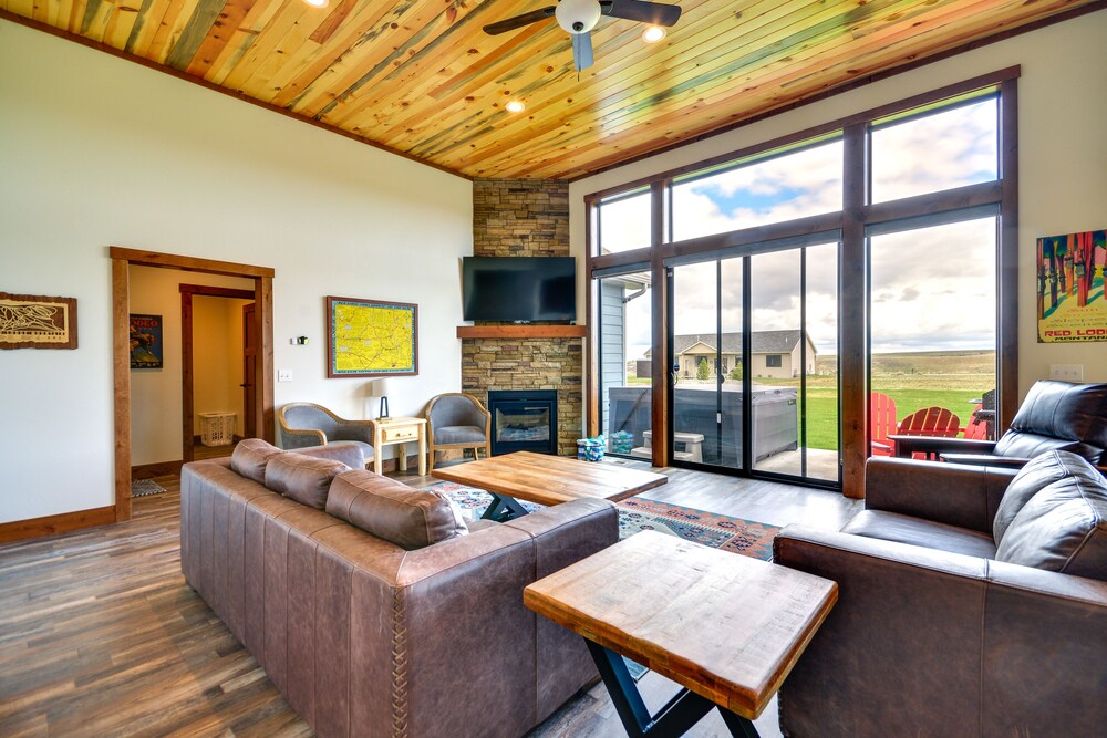 Sleek Red Lodge Home Rental W/ Private Hot Tub! - Red Lodge, MT
