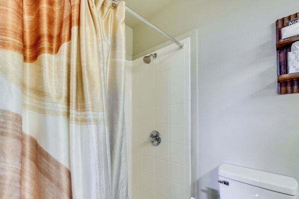 Centrally Located Yuma Retreat W/ Fenced Patio - Yuma, AZ