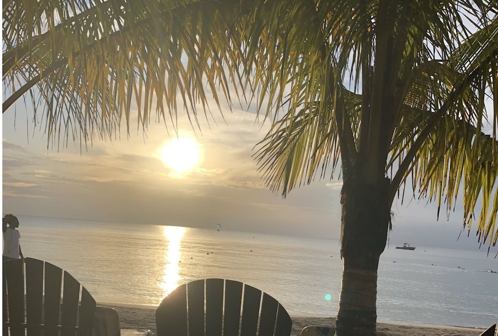 Seacret Studios - Cozy Jamaican Retreat Apts By Redawning - Negril