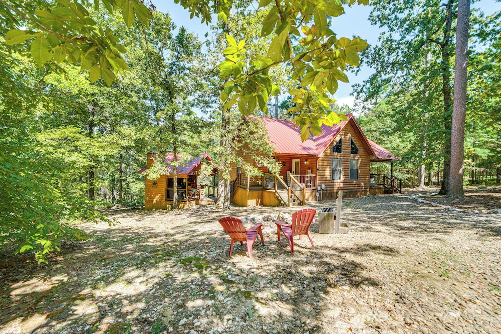 ブロークン ボウ レンタル キャビン ウィズ ホット タブ & バー - オクラホマ州