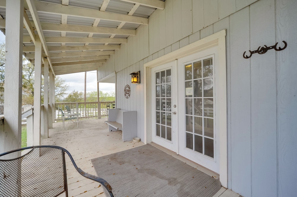 Vacation Rental In Kerrville: Pets Welcome! - Kerrville, TX