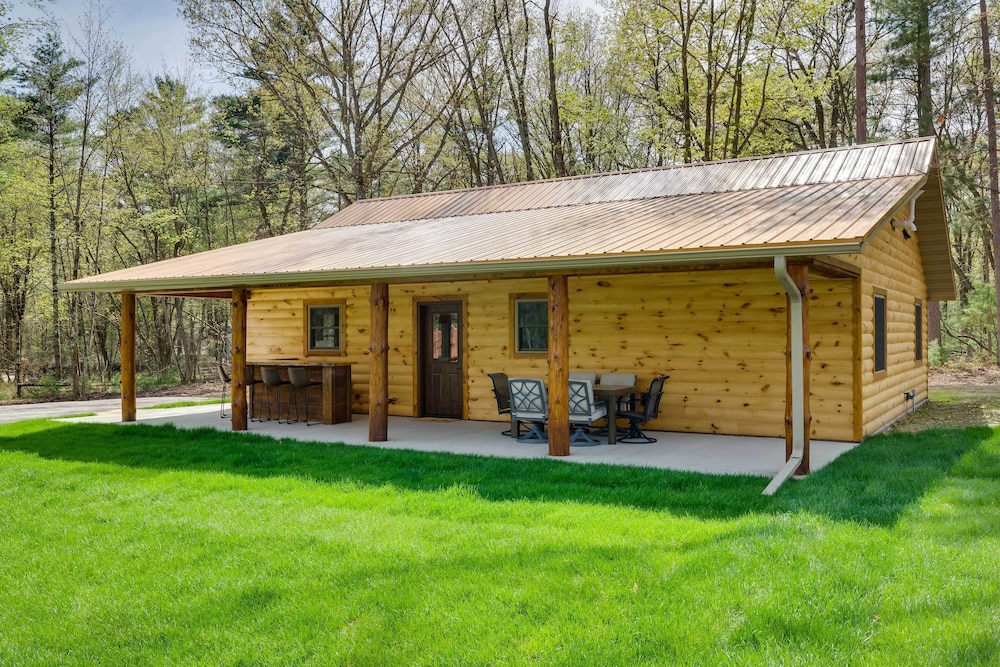 Vacation Rental Cabin Near Lake Arbutus! - Black River Falls, WI