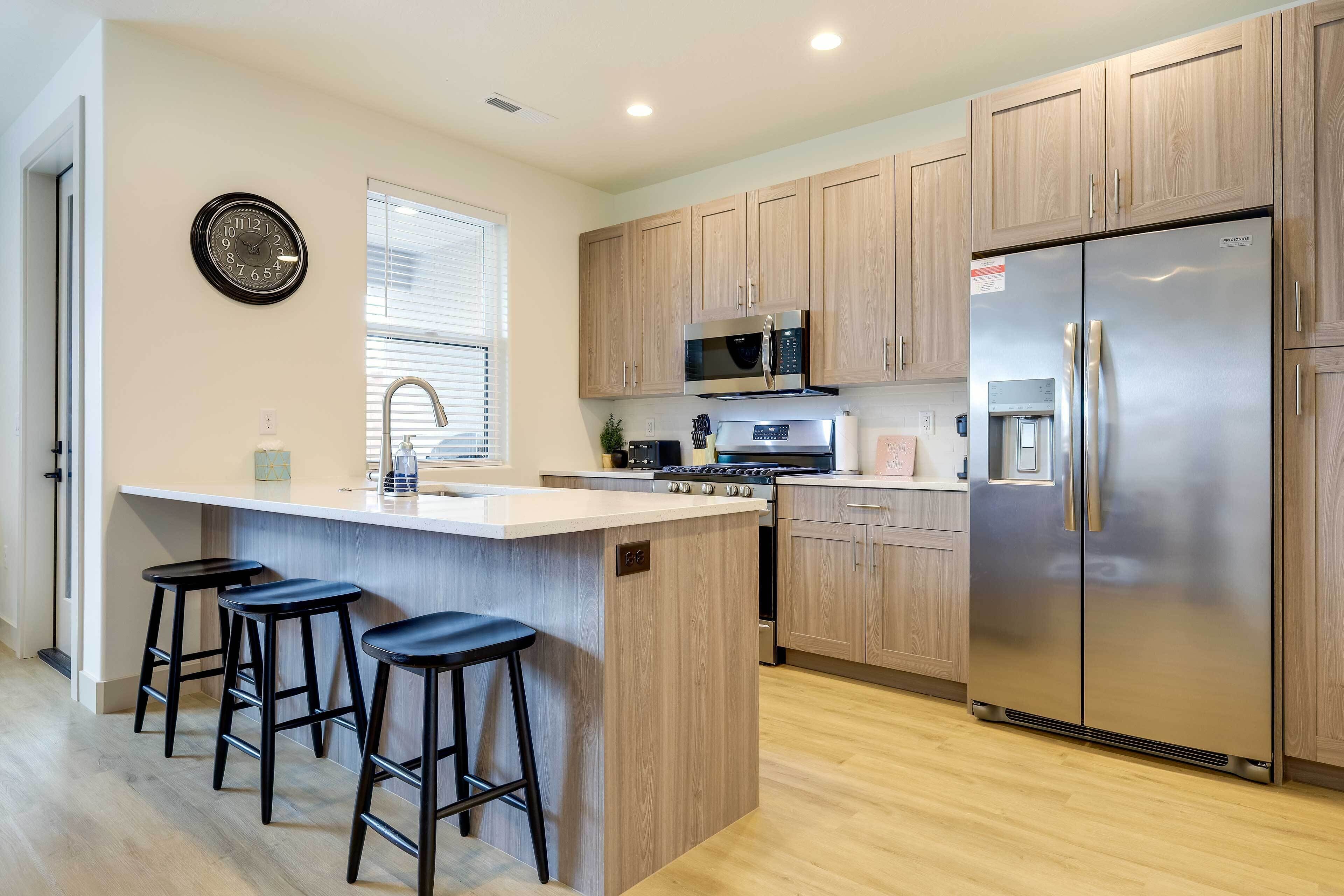 Apartamento (3 Bedrooms) | Cozinha privada | Micro-ondas, fogão, cooktop, lava-louças