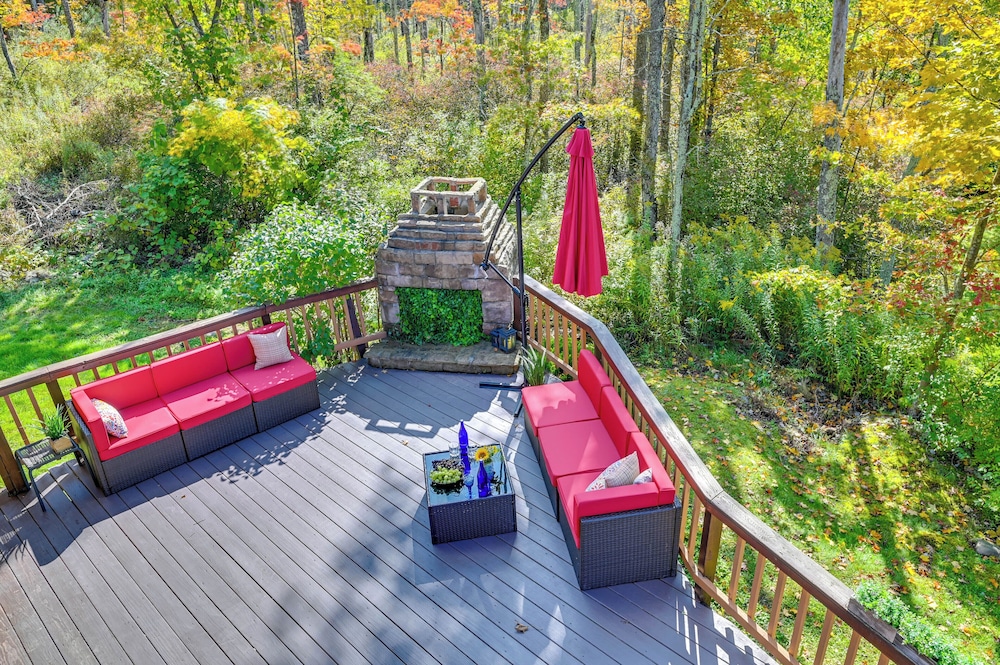New York Retreat - Furnished Deck & Mountain Views - Hunter, NY
