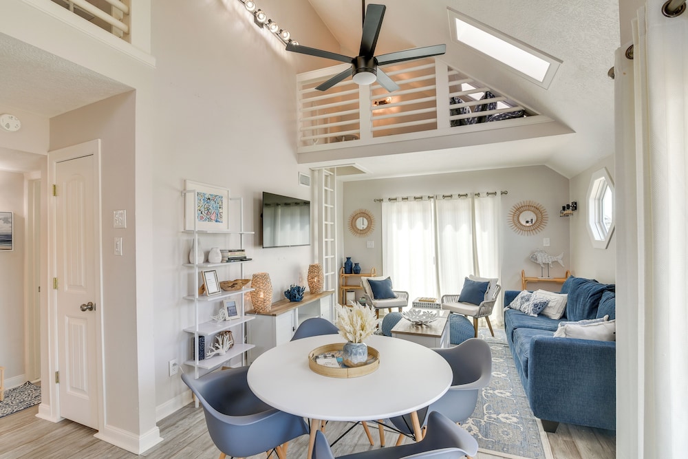 Private Dock + Canal View: Home In Jamaica Beach - Jamaica Beach, TX